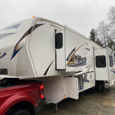 2013 Keystone Avalanche Travel Trailer 320RK